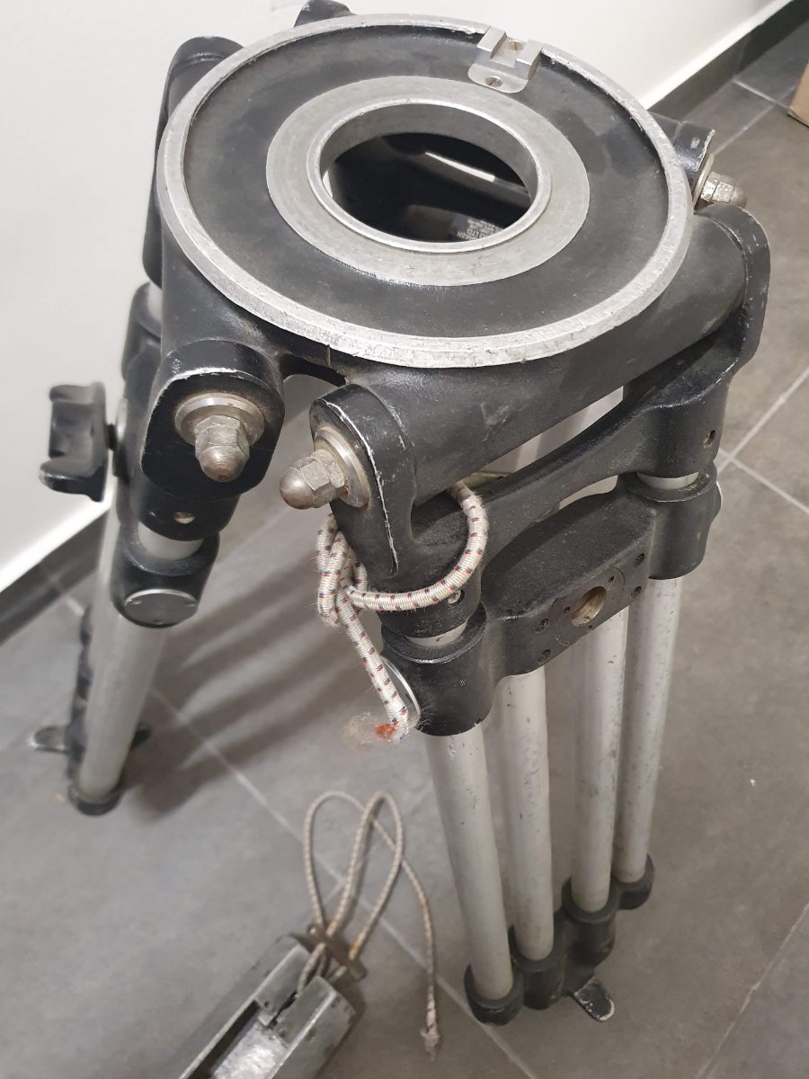 Mitchell Base Tripod legs Cartoni and Ronford Baker - Cine Marketplace ...
